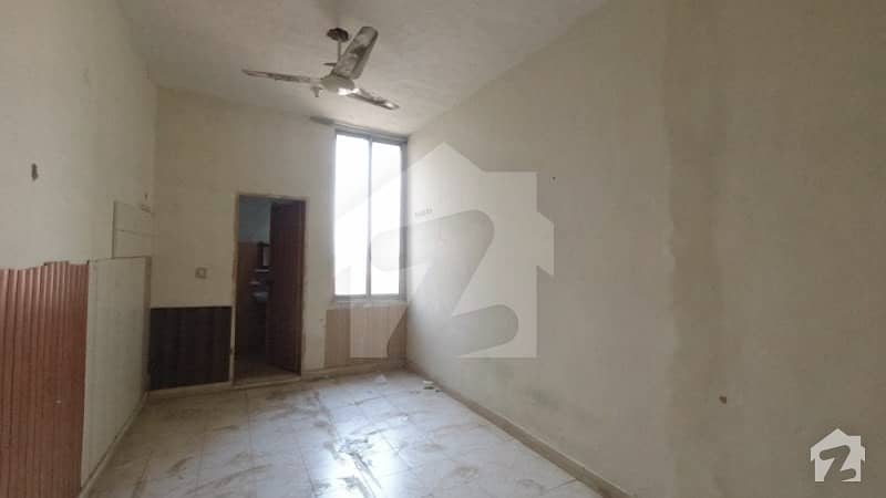 Flat 4th Floor Subhan Center Johar Town Phase 2 - Block H3, Johar Town ...