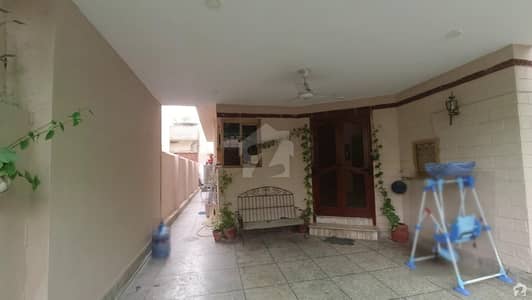 Urgent Sale 10 Marla Good Condition House 4 Bedrooms In Punjab Society ...