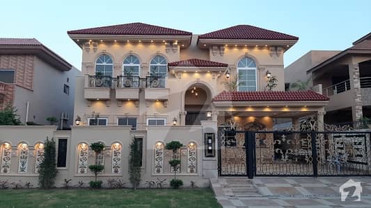 Houses for Sale in DHA Phase 8 Lahore - Zameen.com