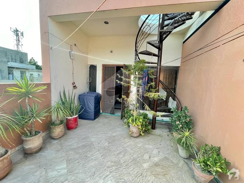 Buy A Centrally Located 10 Marla House In Awan Town Awan Town, Lahore ...