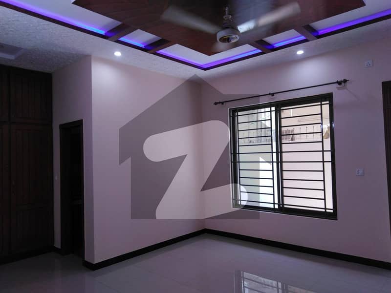 5400 Square Feet House In I-8/2 For sale At Good Location I-8/2, I-8 ...