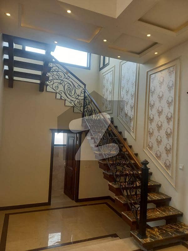 Defense Golf Raya 2 Kanal Beautiful Master King Size Bungalow With ...