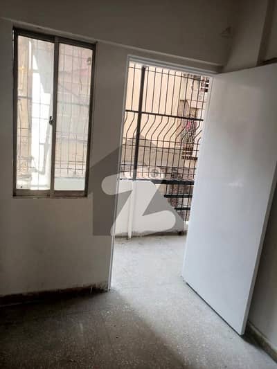 A 700 Square Feet Flat Is Up For Grabs In Gulistan-E-Jauhar Gulistan-e ...