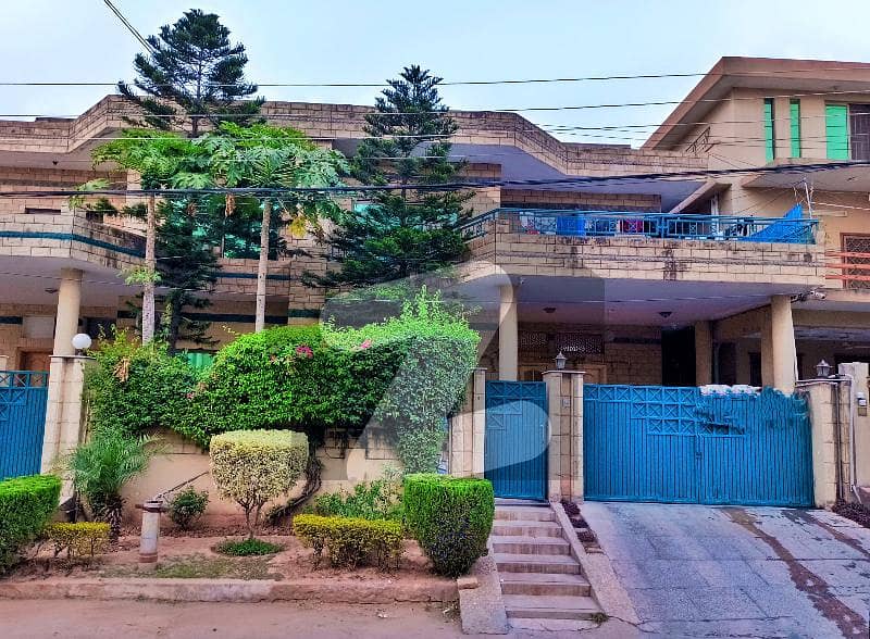 10 Marla Used Neat & Clean House For Sale Very Prime Location Of Gulraiz Colony Phase 2 Gulraiz ...