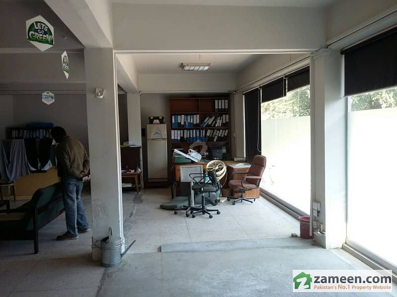 Ideal Commercial Space With 3 Offices and Conference Room In Diplomatic ...