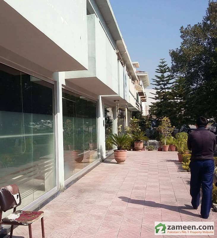 Ideal Commercial Space With 3 Offices and Conference Room In Diplomatic ...