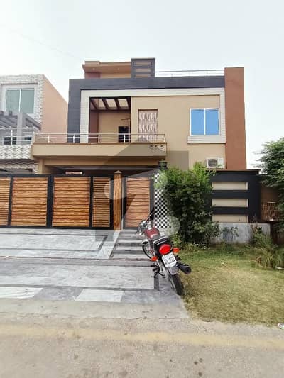 G-block 10 Marla Slightly Used Modern House For Sale Central Park ...
