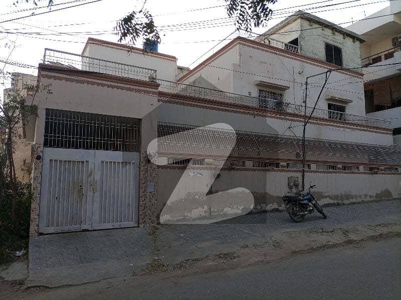 Commercial House With 11 Rooms Gulshan-e-Iqbal - Block 6, Gulshan-e ...