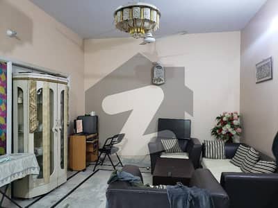 Upper Portion With Roof 1st Floor Bufferzone - Sector 15-A/4, Buffer Zone, North Karachi ...