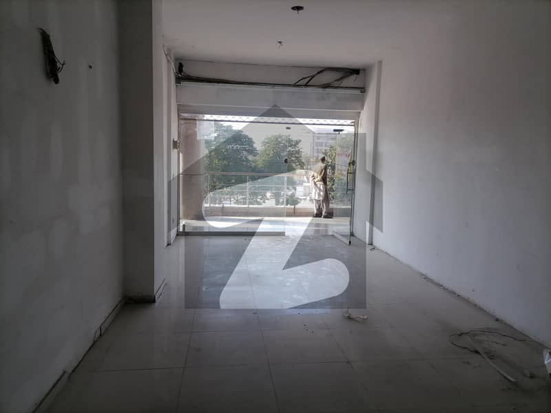 425 Square Feet Office Ideally Situated In Main Boulevard Gulberg Main ...