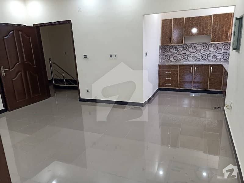 3, Marla Beautiful 3rd Floor Flat Available For Office Use In Johar Town Near Emporium Mall ...