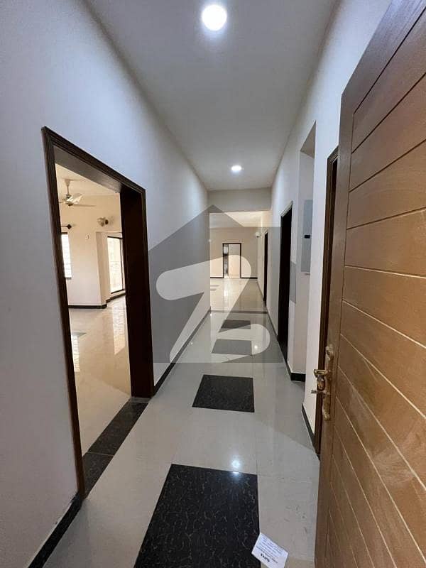 Flat For Sale 4 Bed Dd Flat With Lift G+9 Building Askari 5 Malir Cantt ...