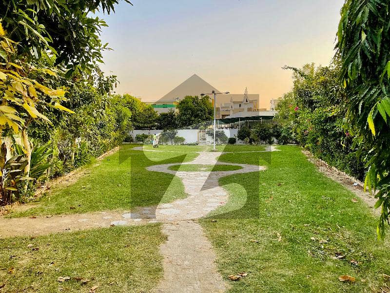 One Of The Luxurious & Ultra Modern Architect Banglow In Saadi Town ...