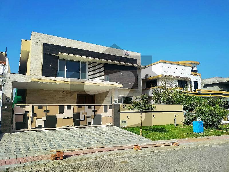 Sensational 1 kanal Villa For Sale At Prime Location Of Dha DHA Defence ...