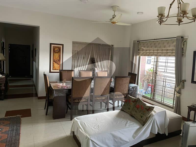 4 BEDROOM EXTRA WORK DONE,,,OWNER USED APARTMENT AVAILABLE FOR SALE IN ...