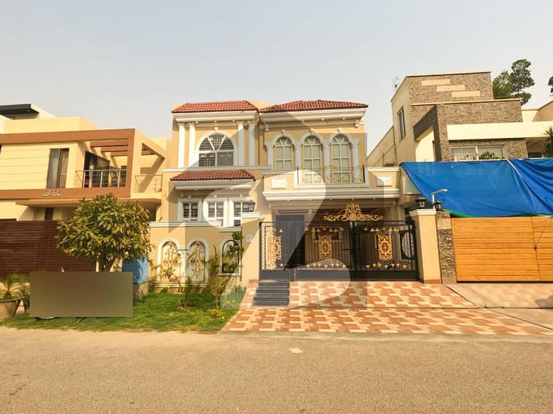 10 Marla Beautiful House Available For Sale At Reasonable Price in ...