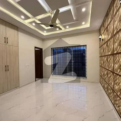 Brand New First Floor 3 Bed Drawing Lounge American Kitchen Terrace ...