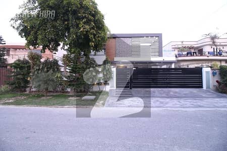WELL MAINTAINED SLIGHTLY USED SOLID CONSTRUTION HOUSE FOR SALE DHA ...