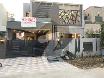 10 Marla Slightly Used Luxury House For Sale At Prime Location DHA ...