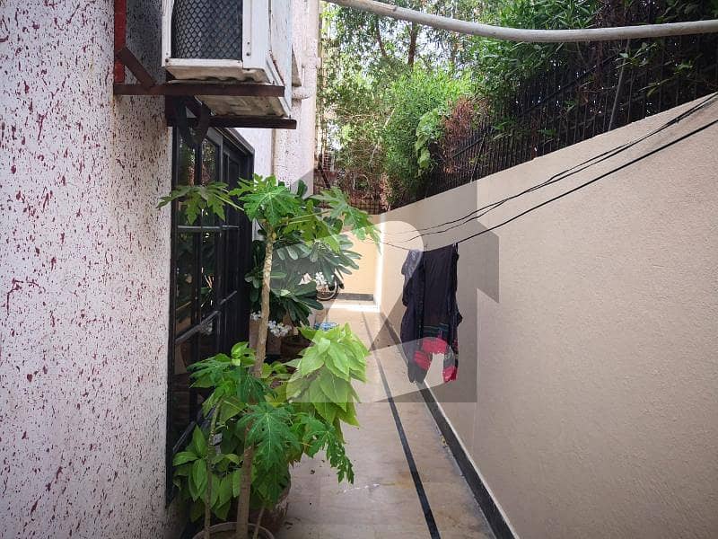 ABBASI PHASE 7 300 YRD HOUSE REASONABLE DEM TILE FLOORING AROUND 10 ...