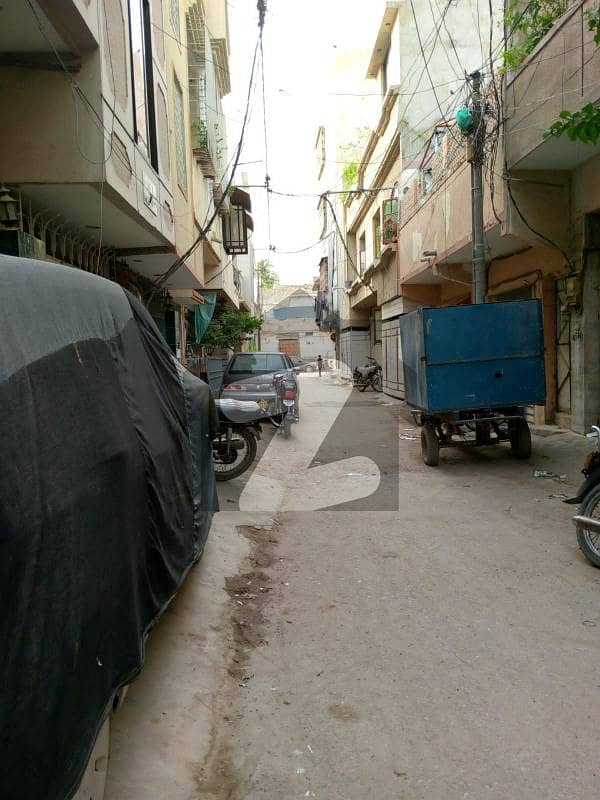 Centrally Located House Available In Gulshan-e-Iqbal - Block 4A For ...