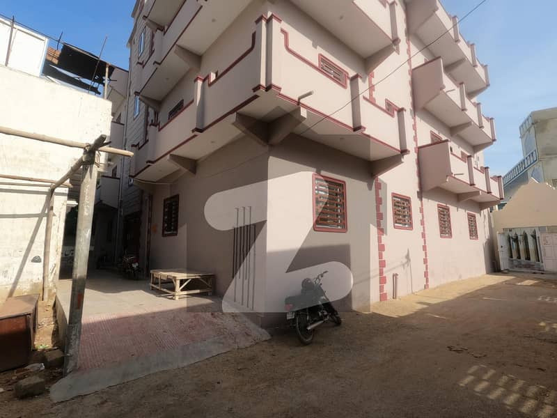 Corner 90 Square Yards Flat For Sale In Beautiful Model Colony - Malir ...