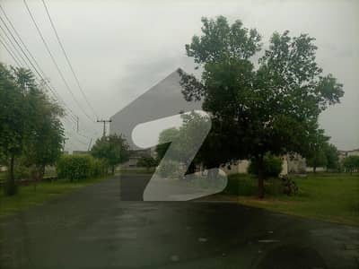 Connected Main Boulevard and Walking Distance from Park Nespak Housing ...