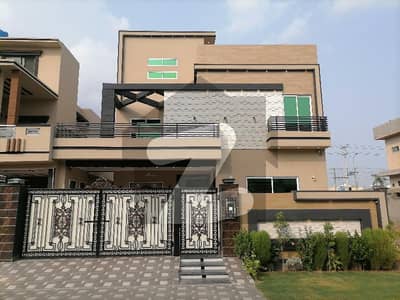 Back of Main House In Central Park - Block G Sized 10 Marla Is ...