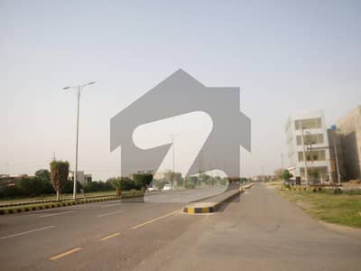 Get Your Hands On Residential Plot In Lahore Best Area Paragon City ...