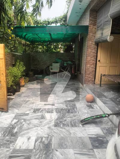DHA Phase 4 Prime Location House For Sale With 4 Bedroom With Attached ...