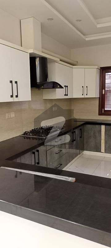 300 yards New First Floor 3 Bed dd Fully Tile Flooring Gulshan-e-Iqbal ...