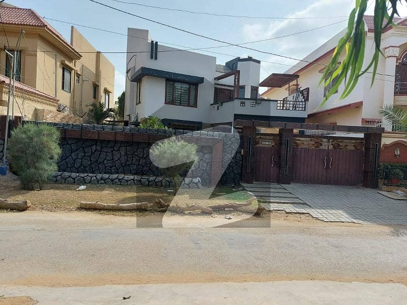 Spacious 5 Bedroom House In Gulshan-E-Maymar, Sector X3 With Green Belt ...