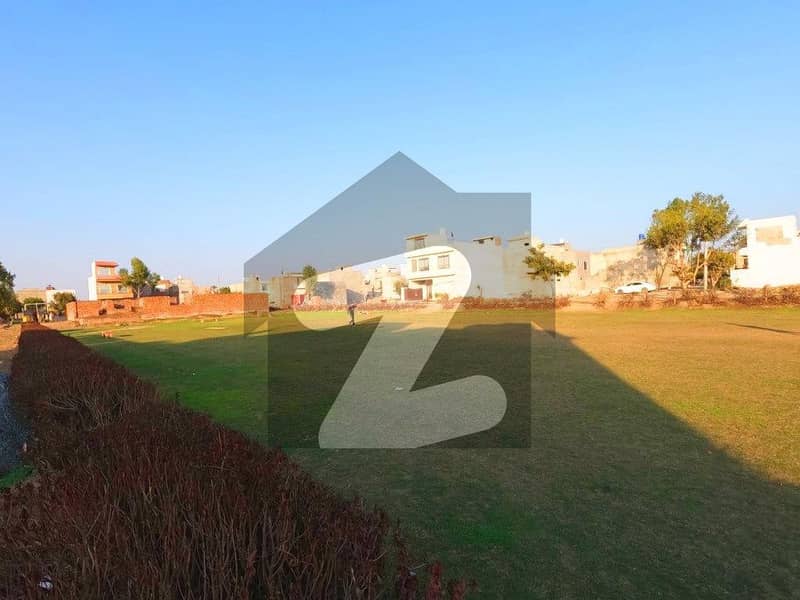 AWT 1 KANAL PLOT FOR SALE VERY REASONABLE PRICE AWT Phase 2, AWT Army ...