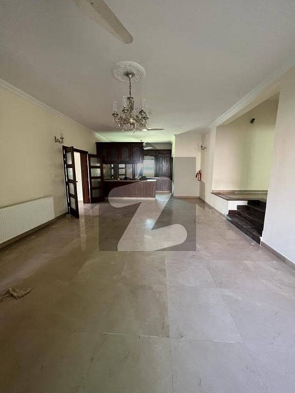 60x90=600 Square Yards Beautiful Sun Facing F-10/2 House F-10/2, F-10 ...