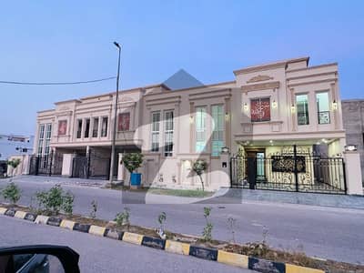 10 Marla Double Storey Beautiful Luxurious House For Sale In Royale ...