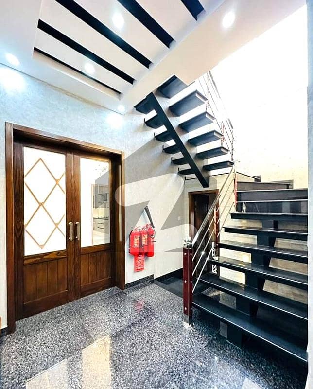 Separate Entrance 1 Kanal Upper Portion Slightly Modern Design House ...