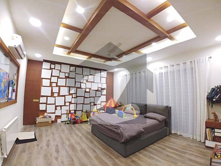 One kanal Facing Park just 2 year old House In Phase 4 FF Block DHA ...