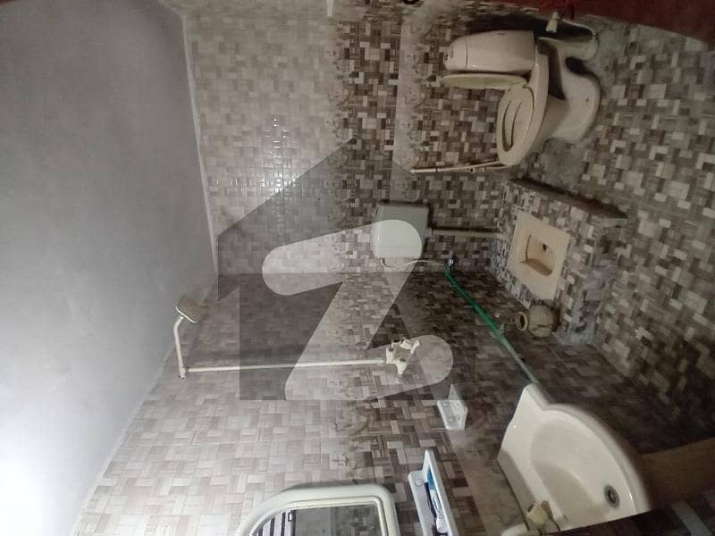 Nargis Block 685 - Lower Portion Allama Iqbal Town - Nargis Block ...