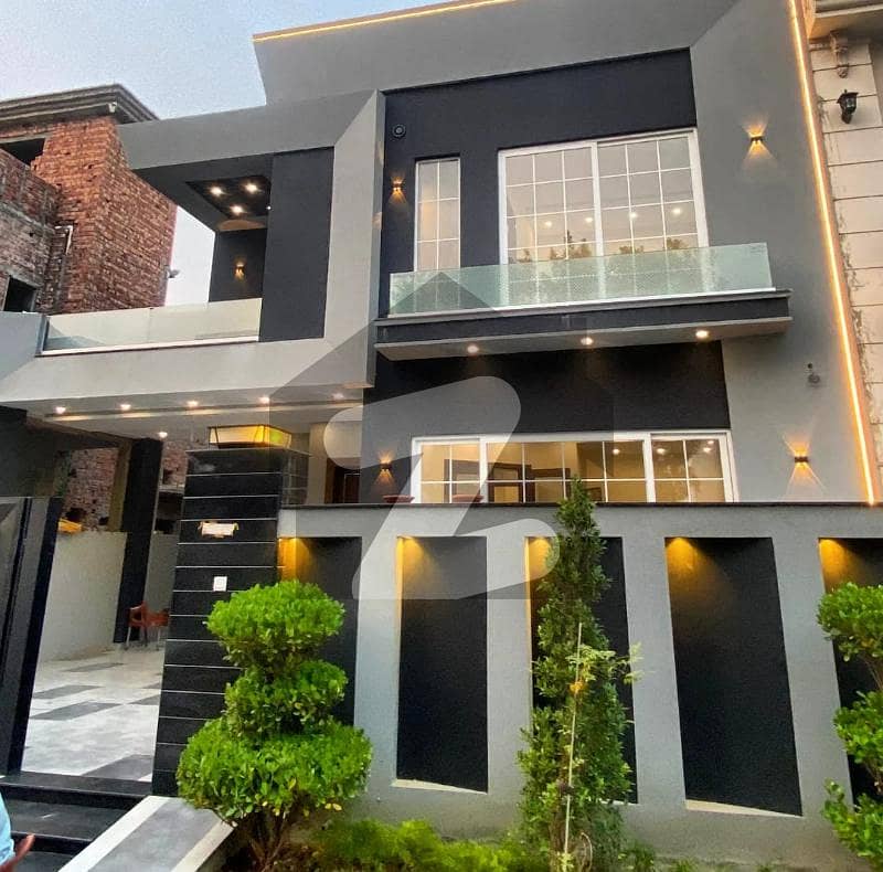 10 Marla Brand New Ultra Modern Design Double Height Lobby House For ...