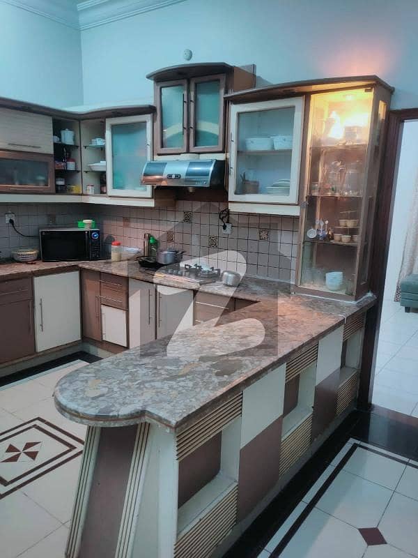 225 Sq Yd Corner Well Maintained Floor Tilled Ground Floor Portion ...