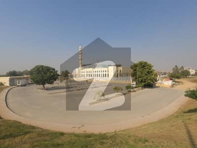 120 Yards Single Belt Block K Entrance Prime Location Plot Naya ...