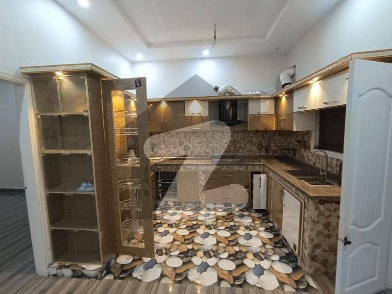 2 bed lounge 1st floor near to lee broast Model Colony - Malir, Malir ...
