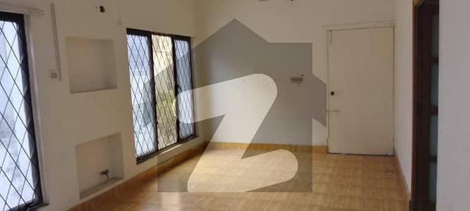 10 Marla Lower Portion For Rent In PCSIR Phase 1 PCSIR Housing Scheme ...
