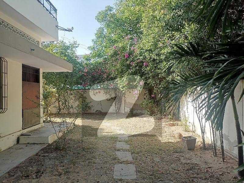 PECHS BLOCK 6 PRIME LOCATION WELL MAINTAINED BANGLOW G+1 WITH BEAUTIFUL ...