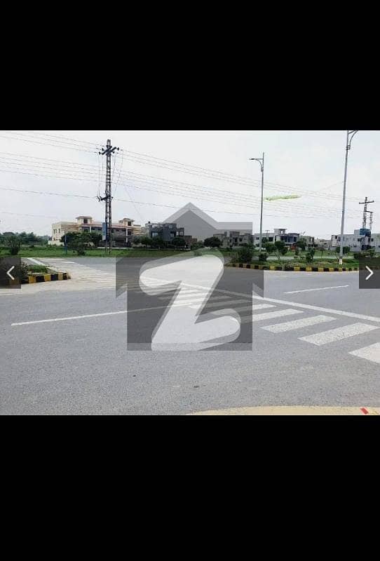 1 KANAL PLOT FOR SALE NEAR TO MAIN COMMERCIAL MOSQ AND MAIN SOCITY PARK ...