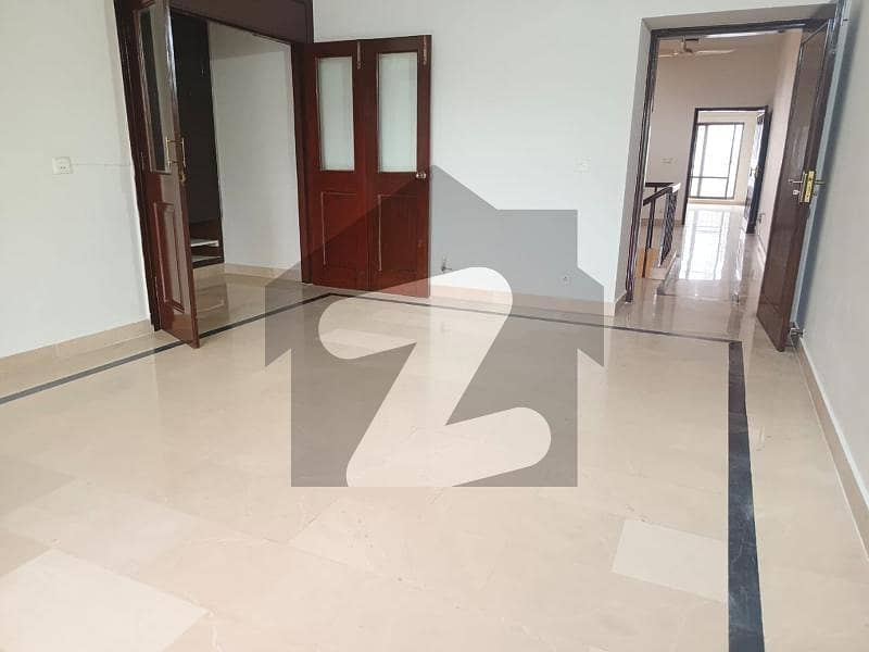 F7 500 SQUARE YARD DOUBLE STOREY HOUSE 4 BEDS TILED FLOOR BEAUTIFUL ...