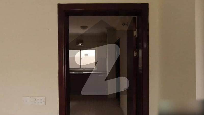 3 Bed DDL 200 Sq Yd Villa FOR SALE. Top Heighted Location Nearby ...