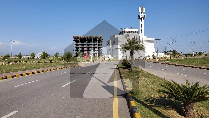 Corner commercial plot investor price Multi Residencia & Orchards ...