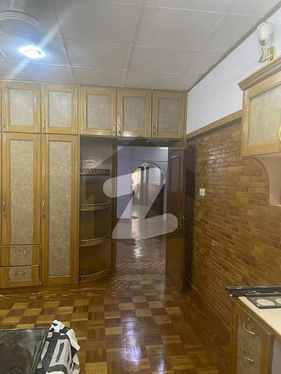 1900 Sqft Well Maintained Road Facing Flat Available For Sale In Haroon ...