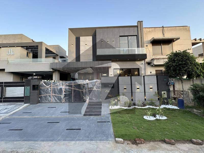 10 Marla Prime Location K Block Near By Swimming Pool & LGS School ...